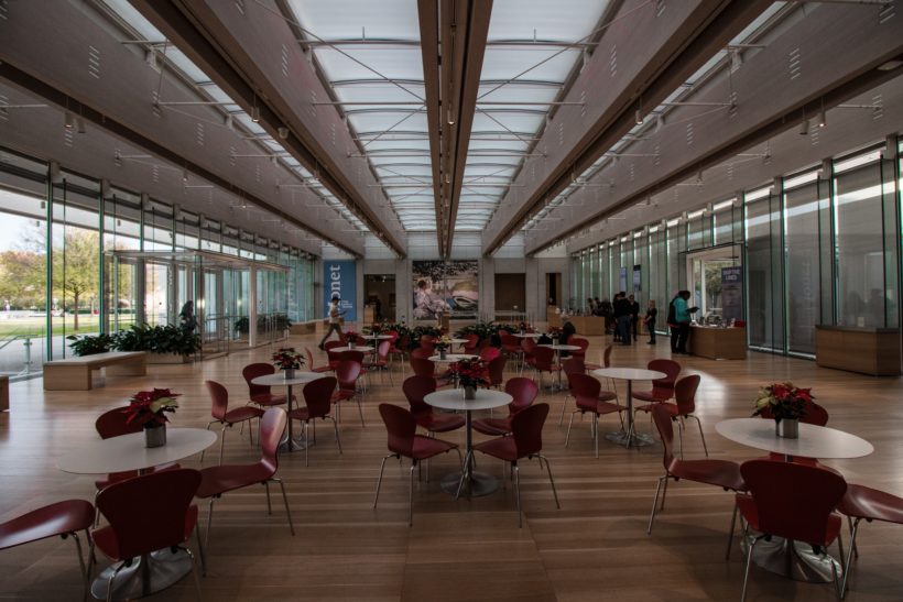 Comment manger au restaurant universitaire?- Sherpas